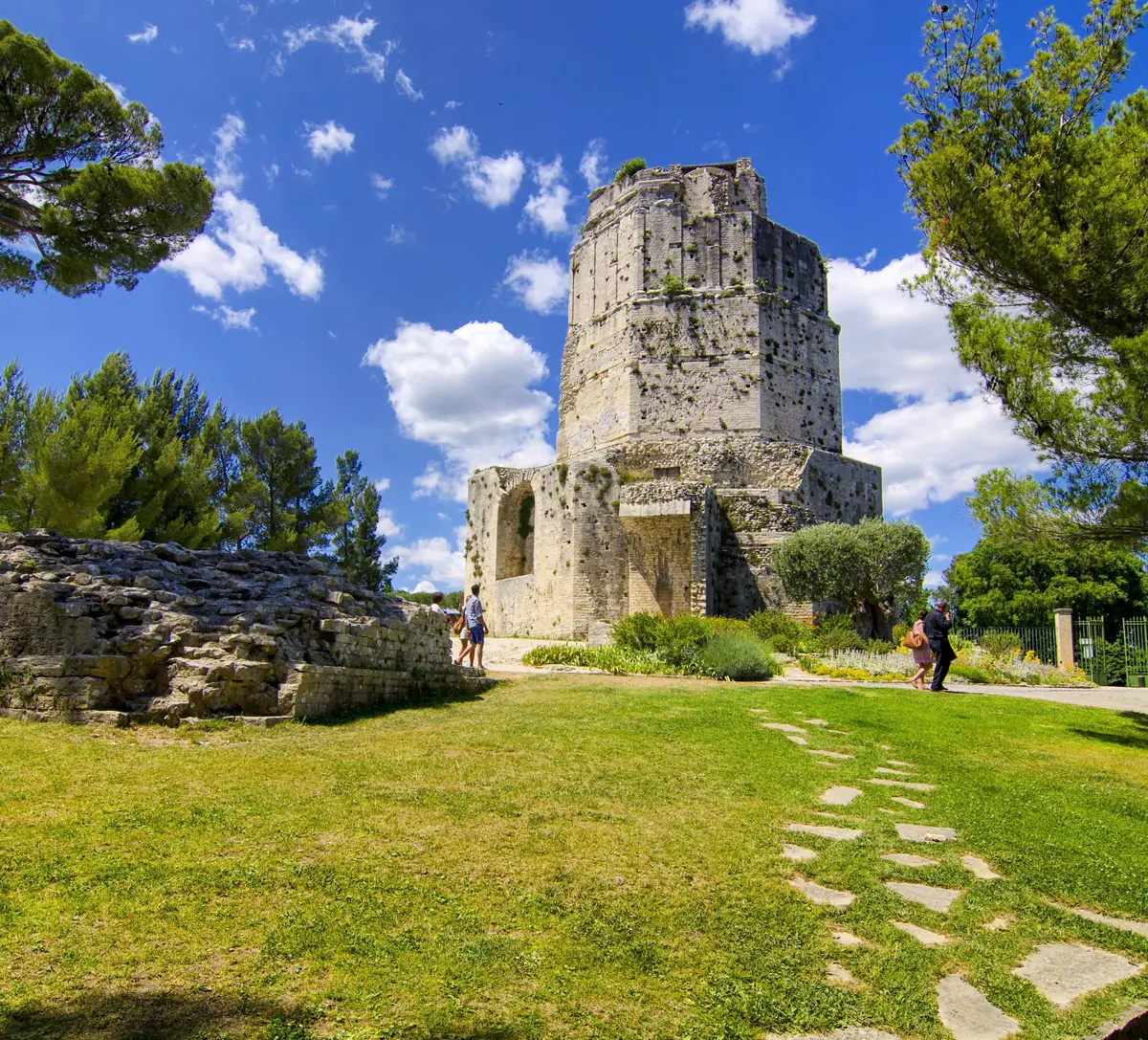 Explore Nimes, France: A Detailed 2-Day Itinerary Guide - Travelnaut